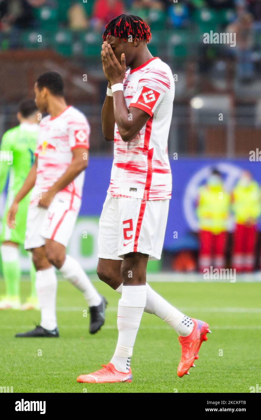 Mohamed simakan bundesliga hi-res stock photography and images - Alamy