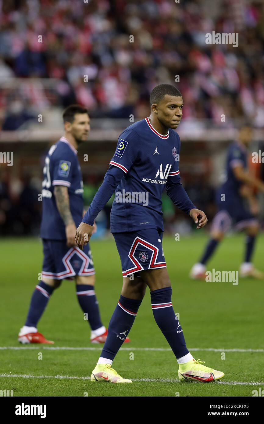 Kylian Mbappe and Lionel Messi during the French championship Ligue 1 ...