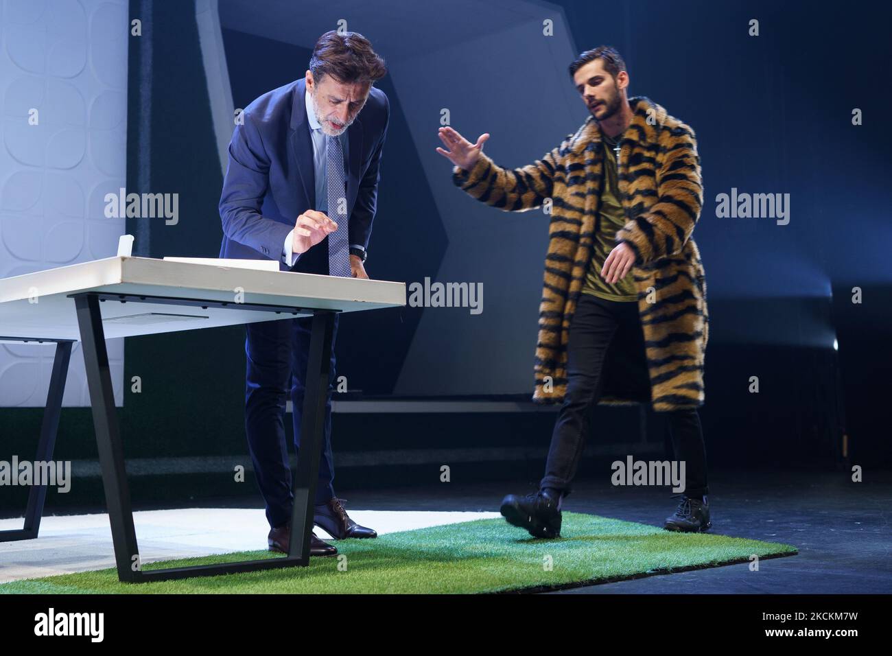 The actors Nacho Fresneda and Alvaro Rico during the performance of the ...