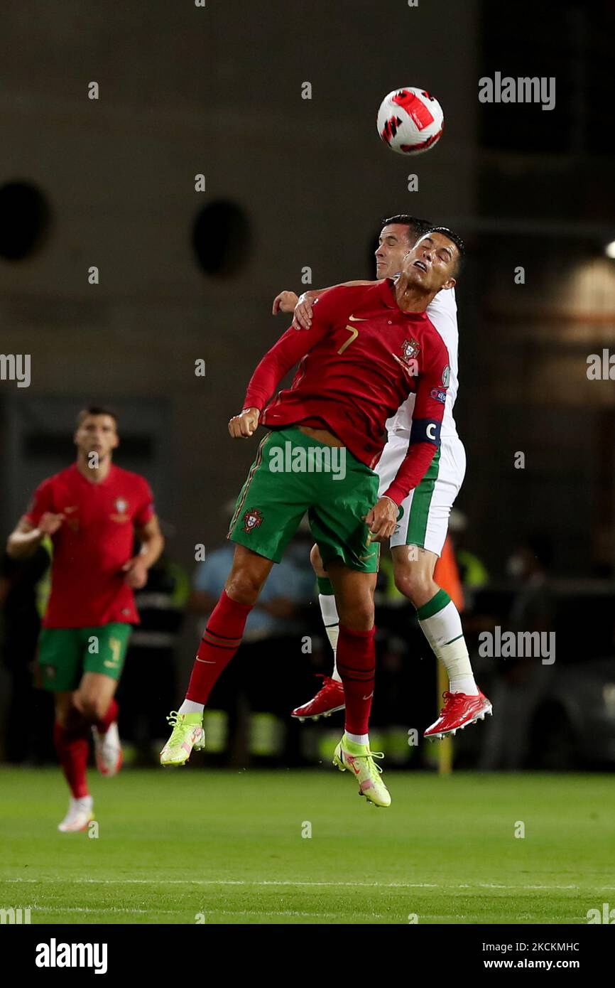 Midfielder josh cullen hi-res stock photography and images - Alamy