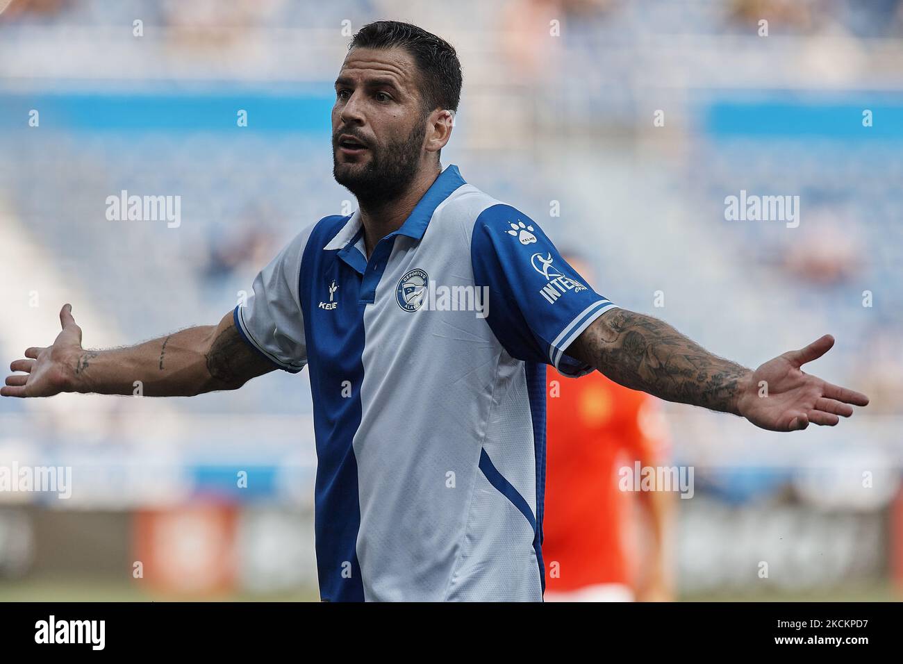 Edgar Mendez of Alaves gestures during the La Liga Santander match ...