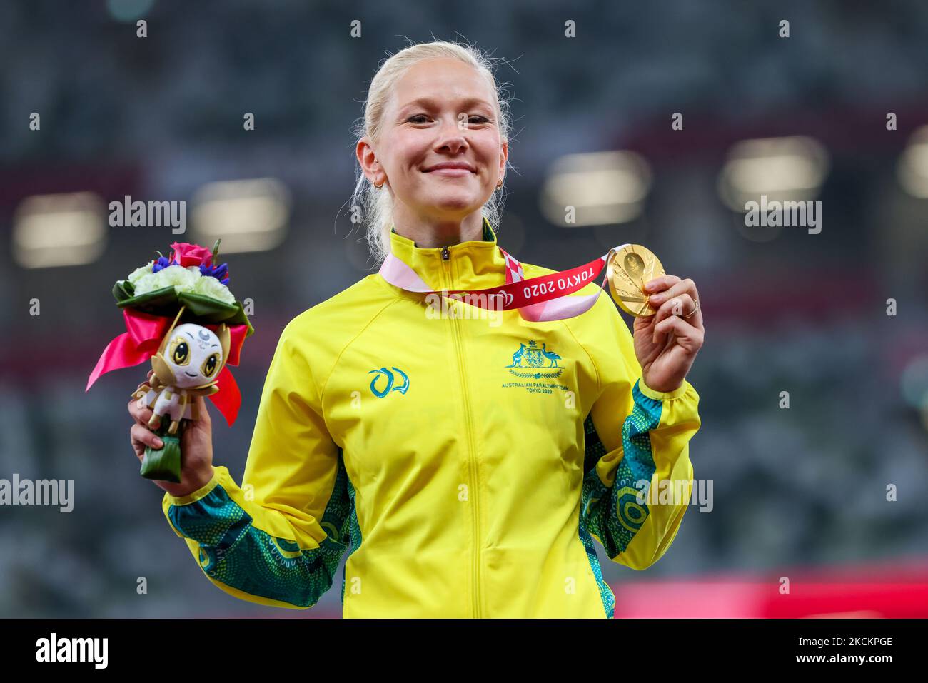 02/09/2021 Tokyo, Japan. The gold medalist Vanessa Low (AUS) celebrates ...