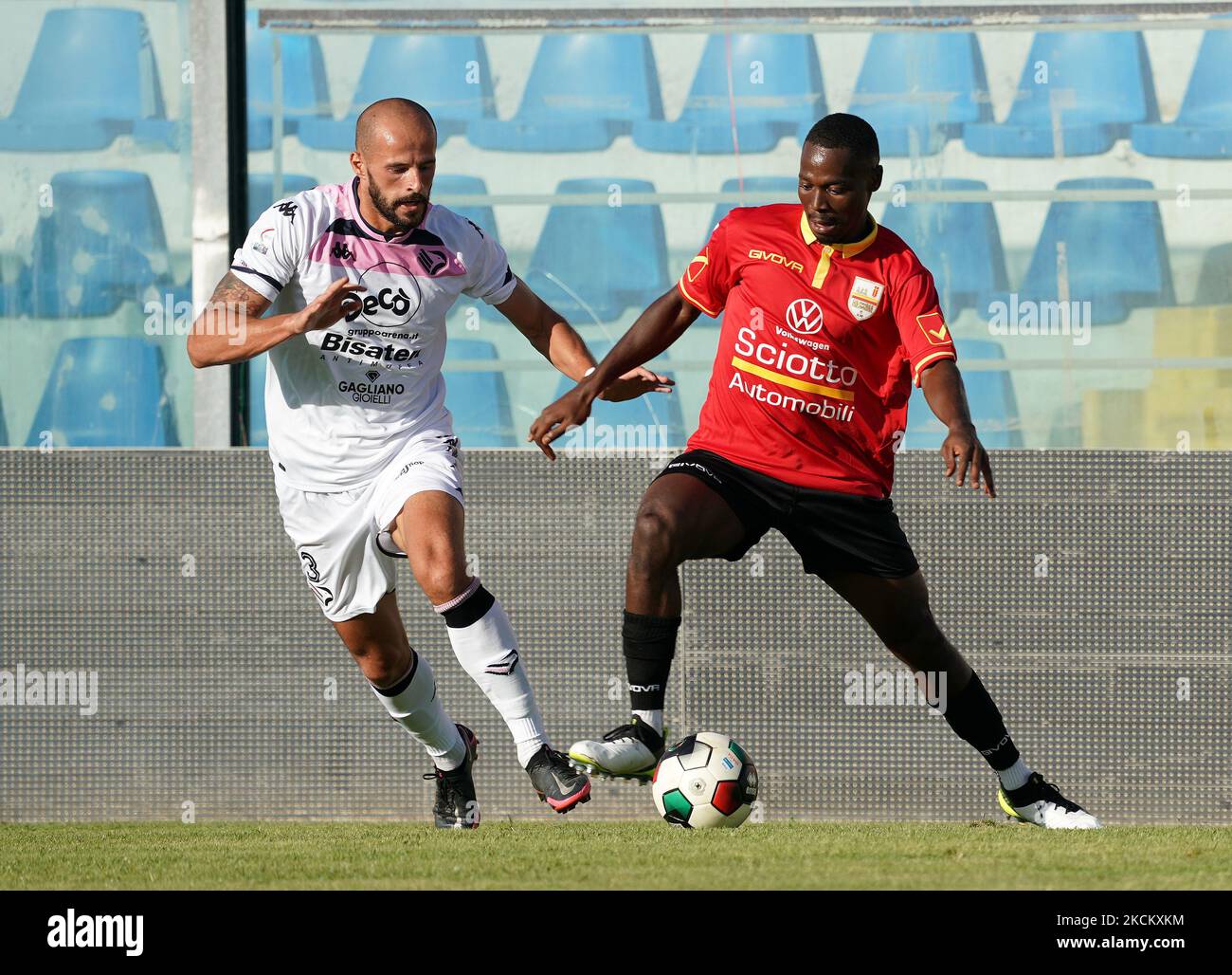 Lamine Fofana of Acr Messina and Maxine Giron of Palermo Fc during the ...