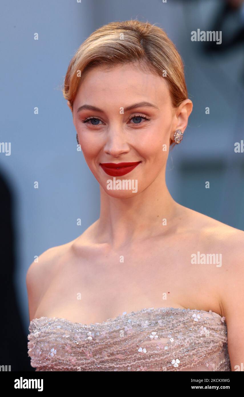 Sarah Gadon attends the red carpet of the movie "Competencia Oficial ...
