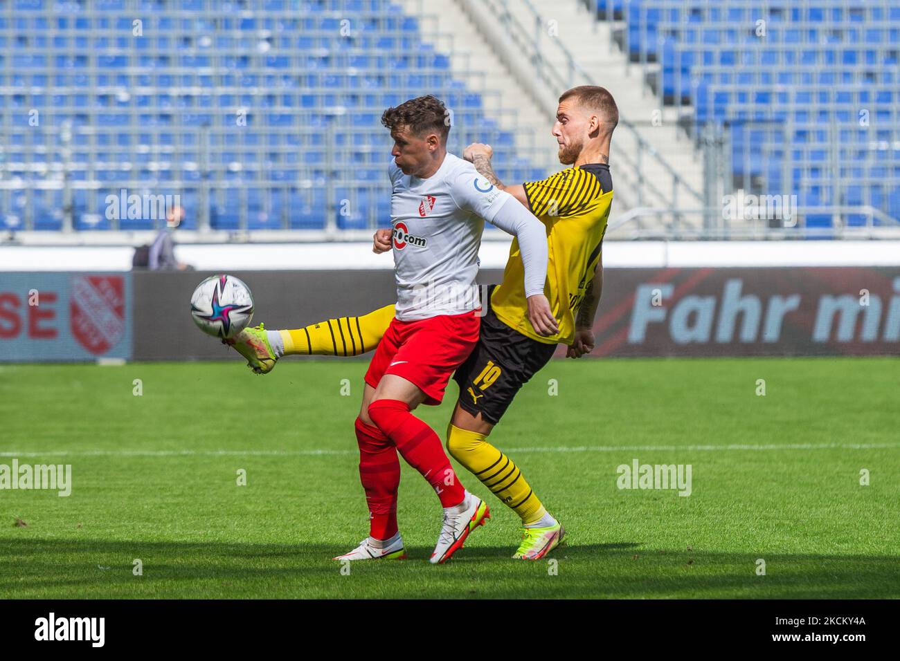 Ole Pohlmann (right) of Borussia Dortmund II and Florian Riedel (left ...