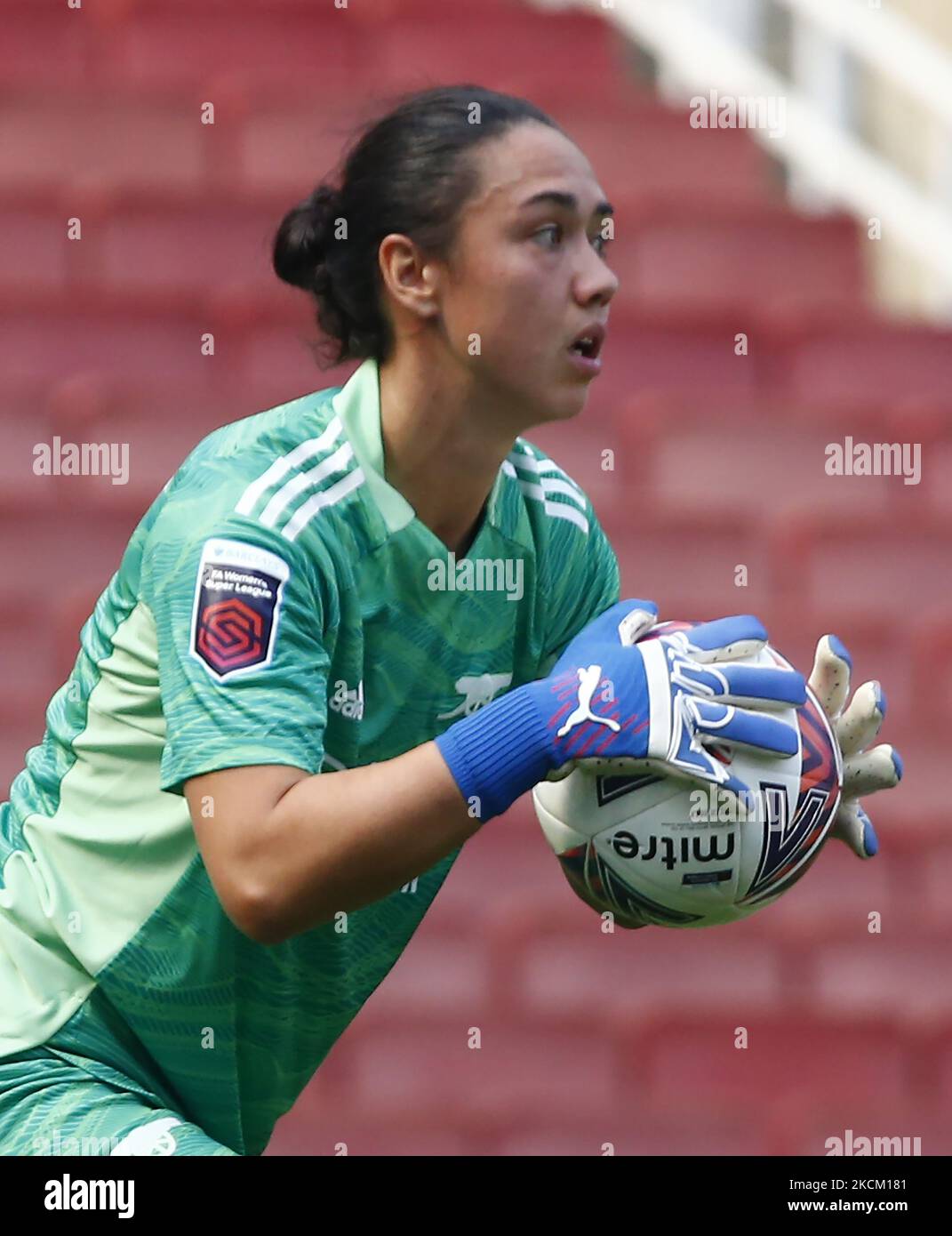 Manuela Zinsberger of Arsenal in action during Barclays FA Women's ...