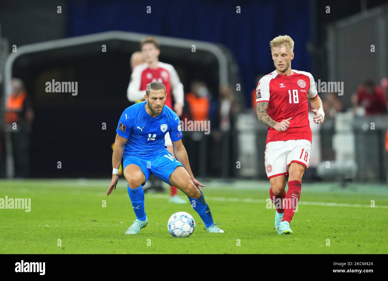 Daniel wass of denmark shon weissman of israel hi-res stock photography ...