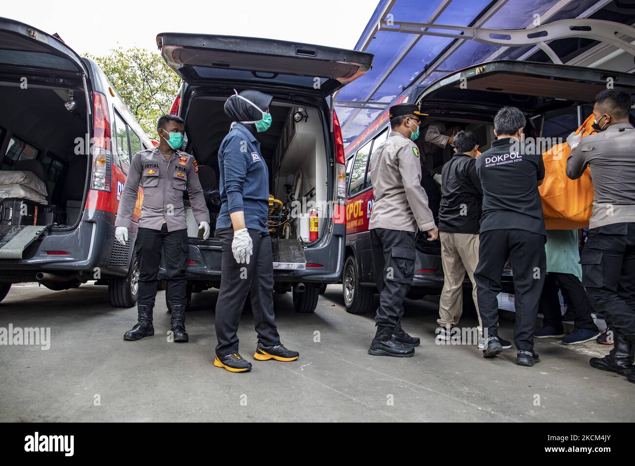 Dead bodies for identification hi-res stock photography and images - Alamy