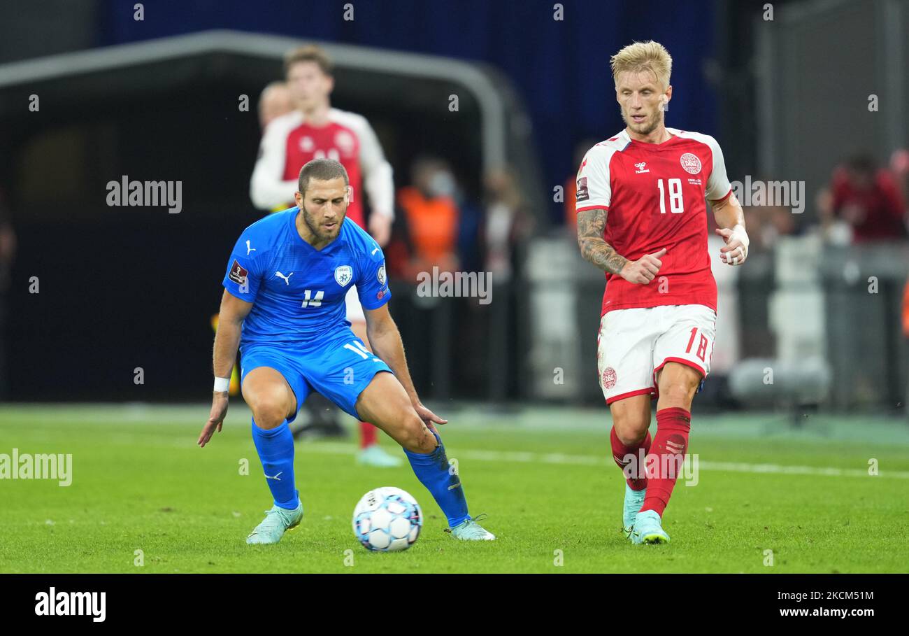 Daniel wass of denmark shon weissman of israel hi-res stock photography ...
