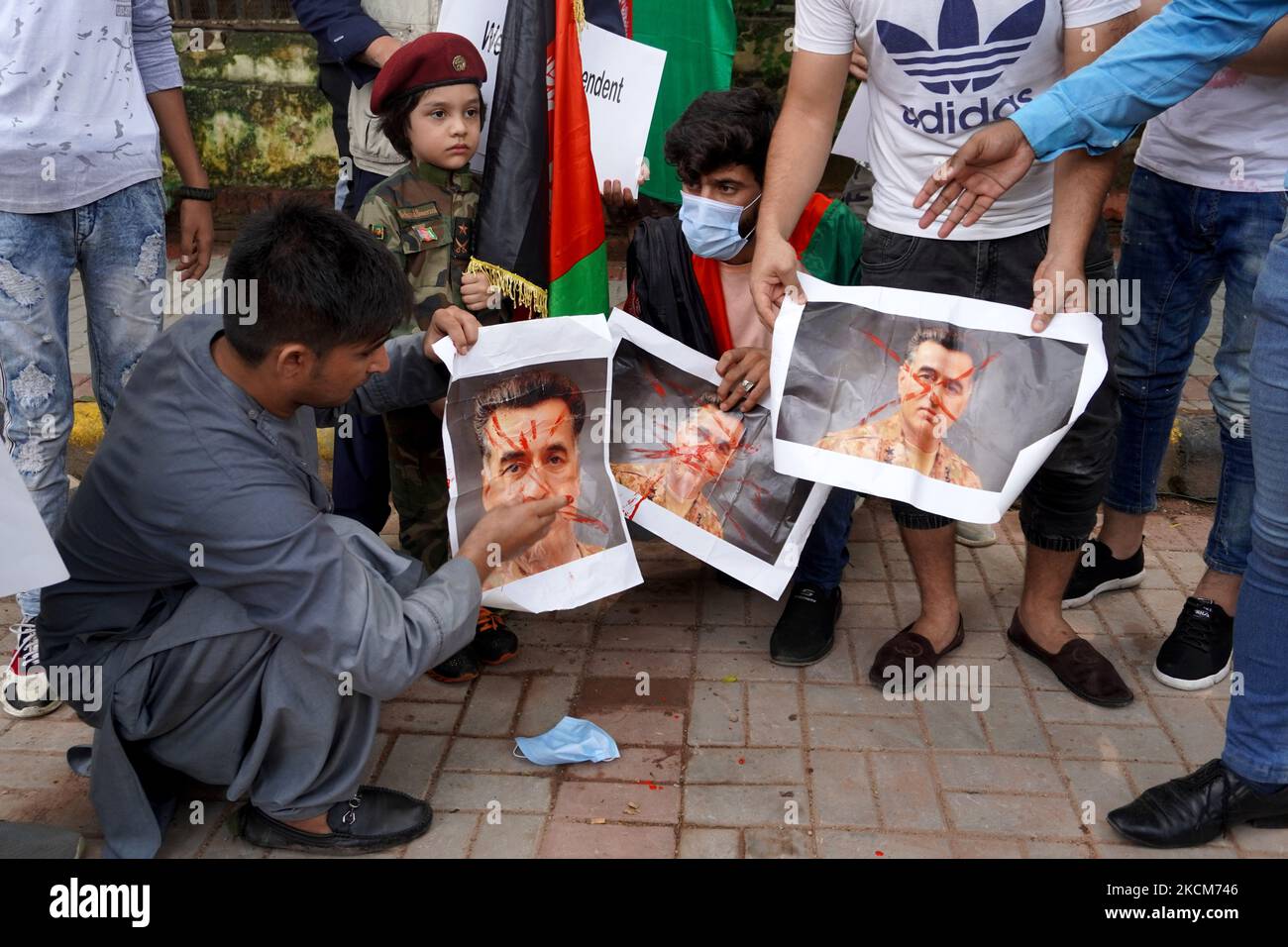 Faiz hameed taliban hi-res stock photography and images - Alamy