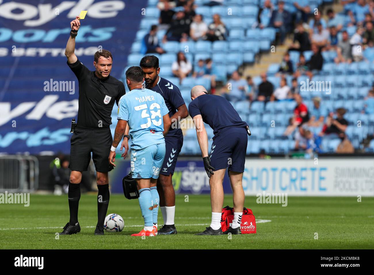 Leigh doughty referee hi-res stock photography and images - Alamy
