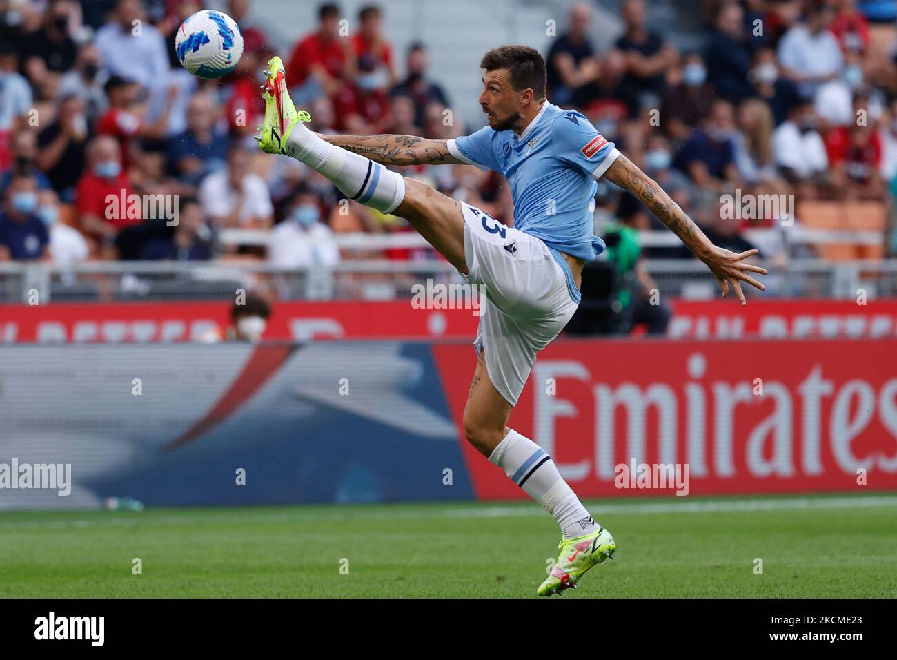 Acrobatic football players hi-res stock photography and images - Alamy