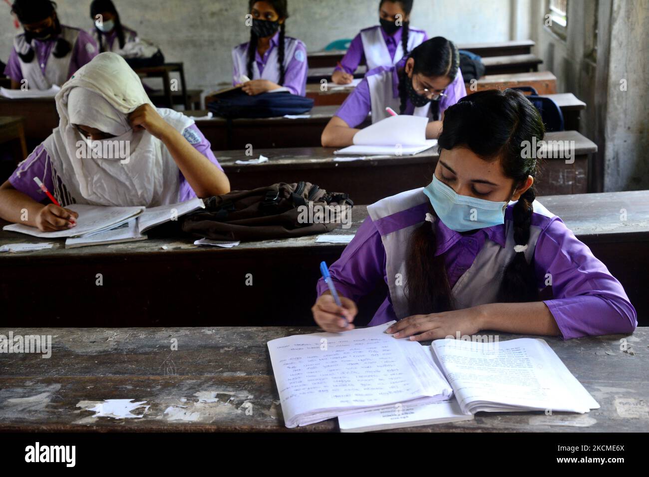 Government girls school hi-res stock photography and images - Alamy