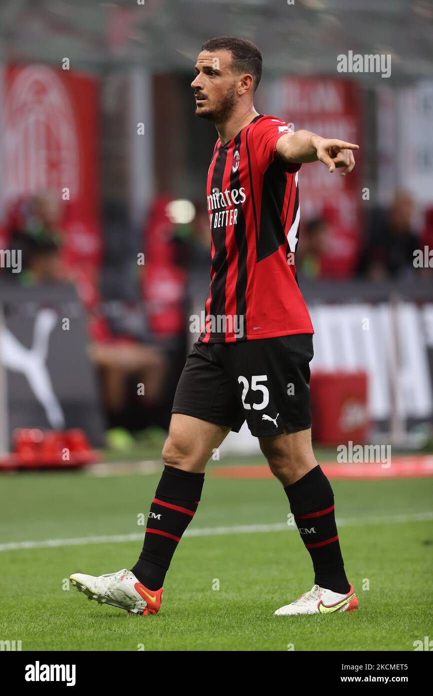 Alessando Florenzi of AC Milan gestures during the Serie A 2021/22 ...