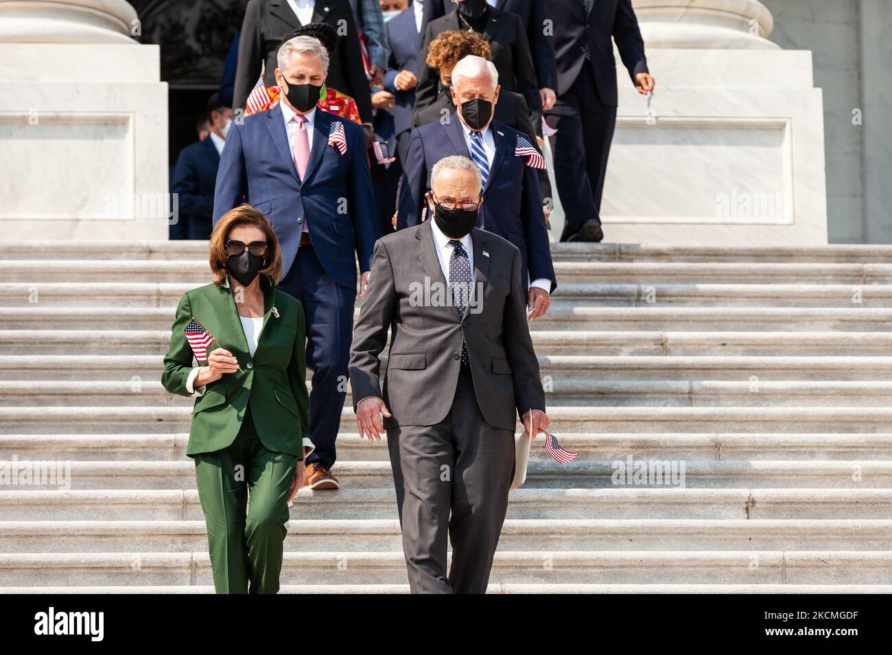 House Speaker Nancy Pelosi (D-CA) (bottom left), House Minority Leader ...