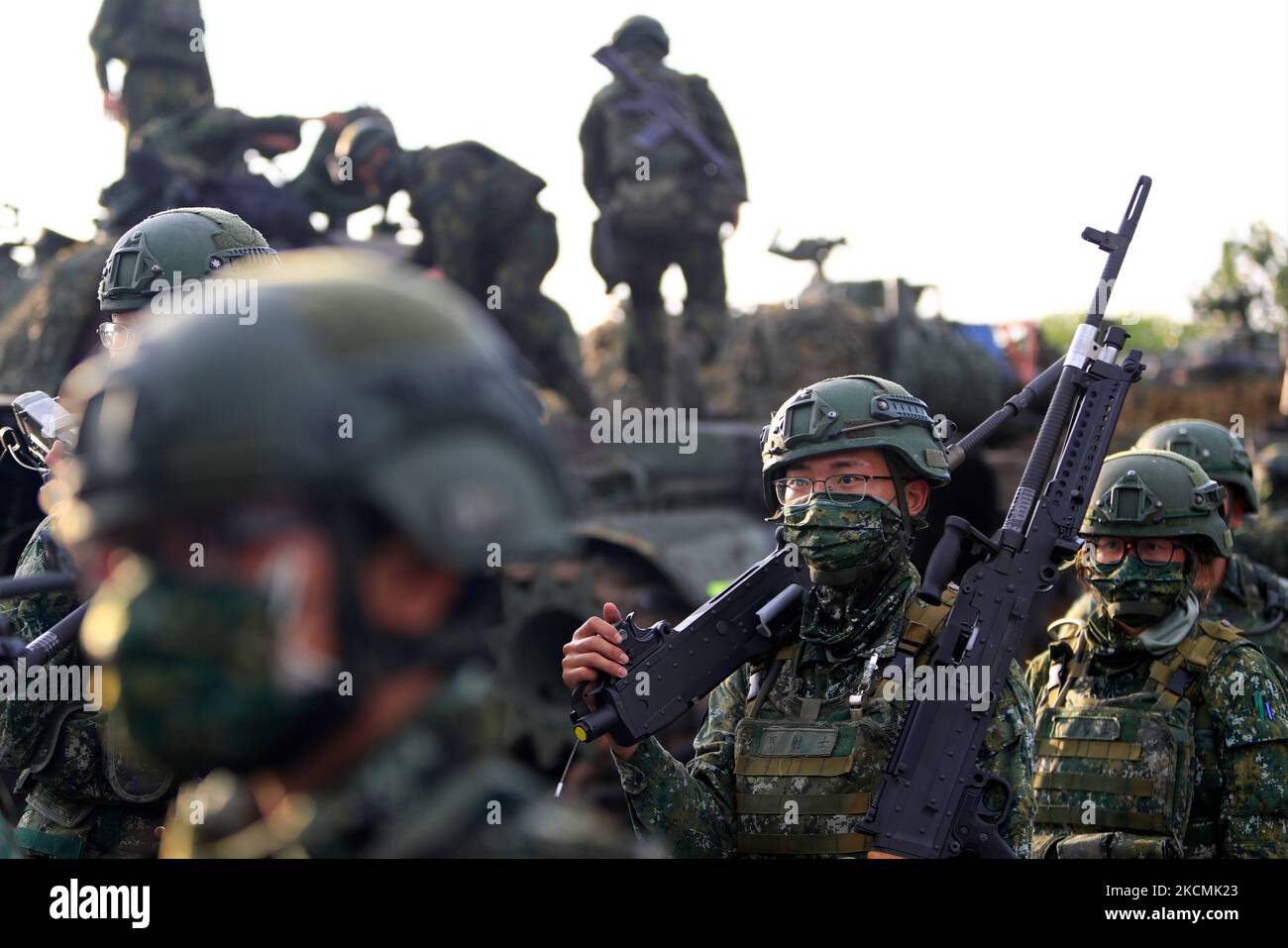 Taiwanese soldiers training hi-res stock photography and images - Alamy