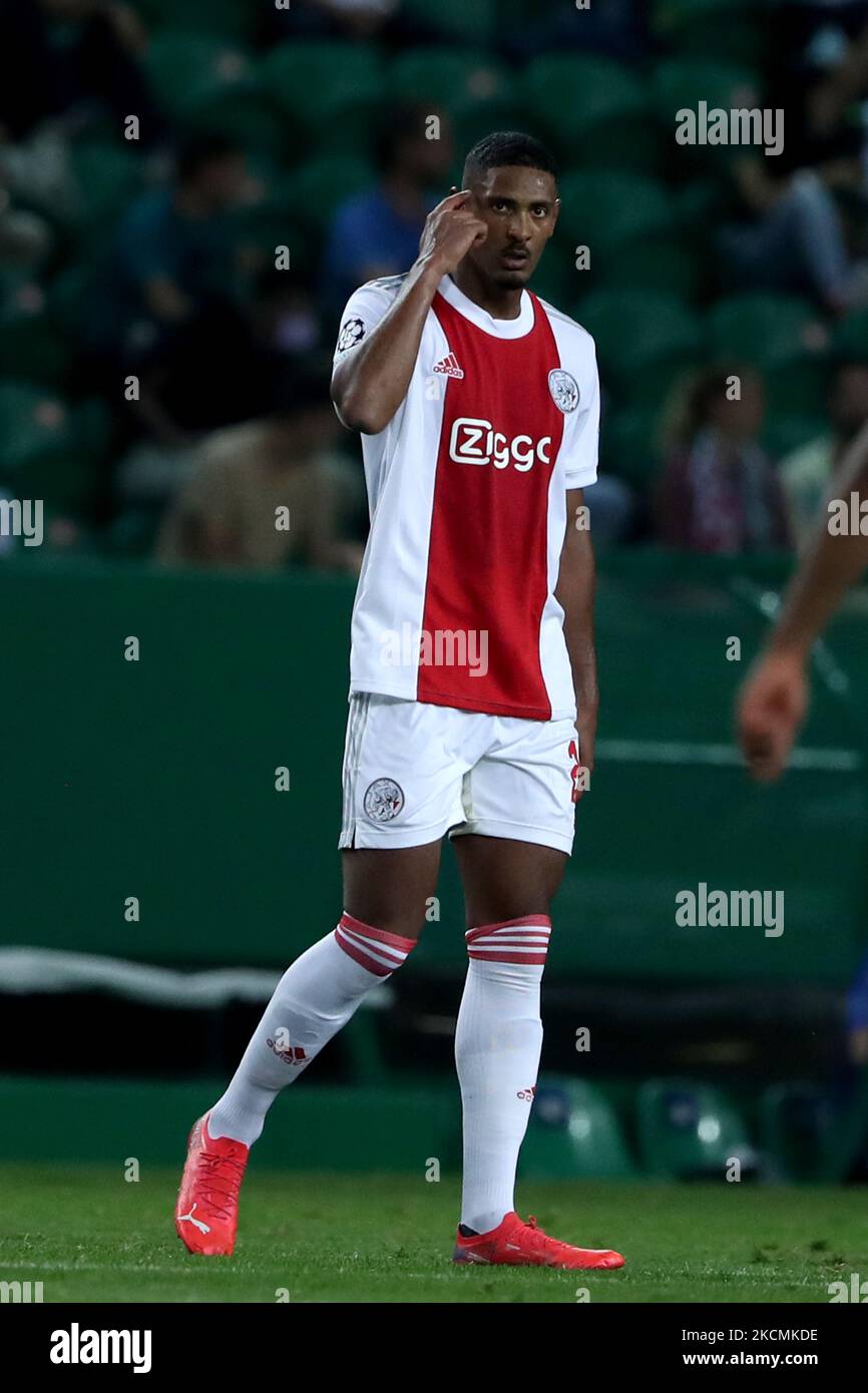 Haller ajax goal hi-res stock photography and images - Alamy