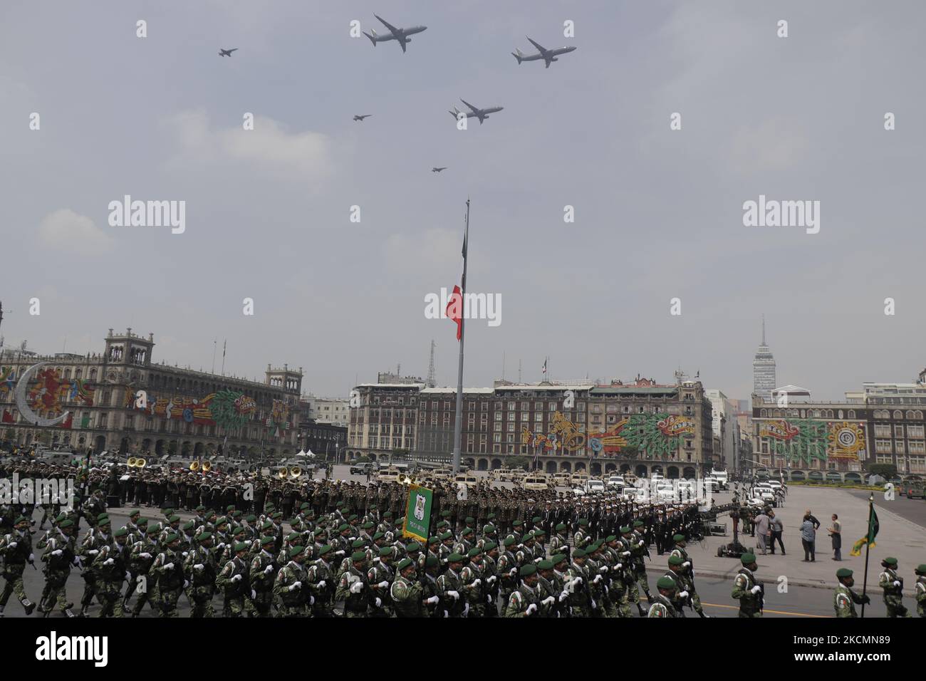 Air and land military parade in the Zócalo of Mexico City, on the ...