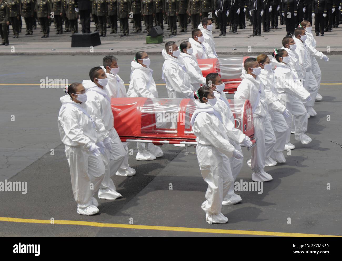 The Mexican army's Plan DNIII Covid-19 brigade wears coveralls and ...