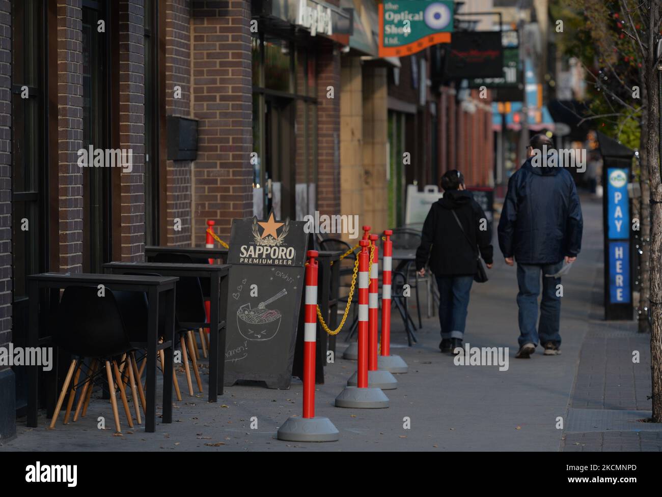 Health and safety in a restaurant hi-res stock photography and images ...