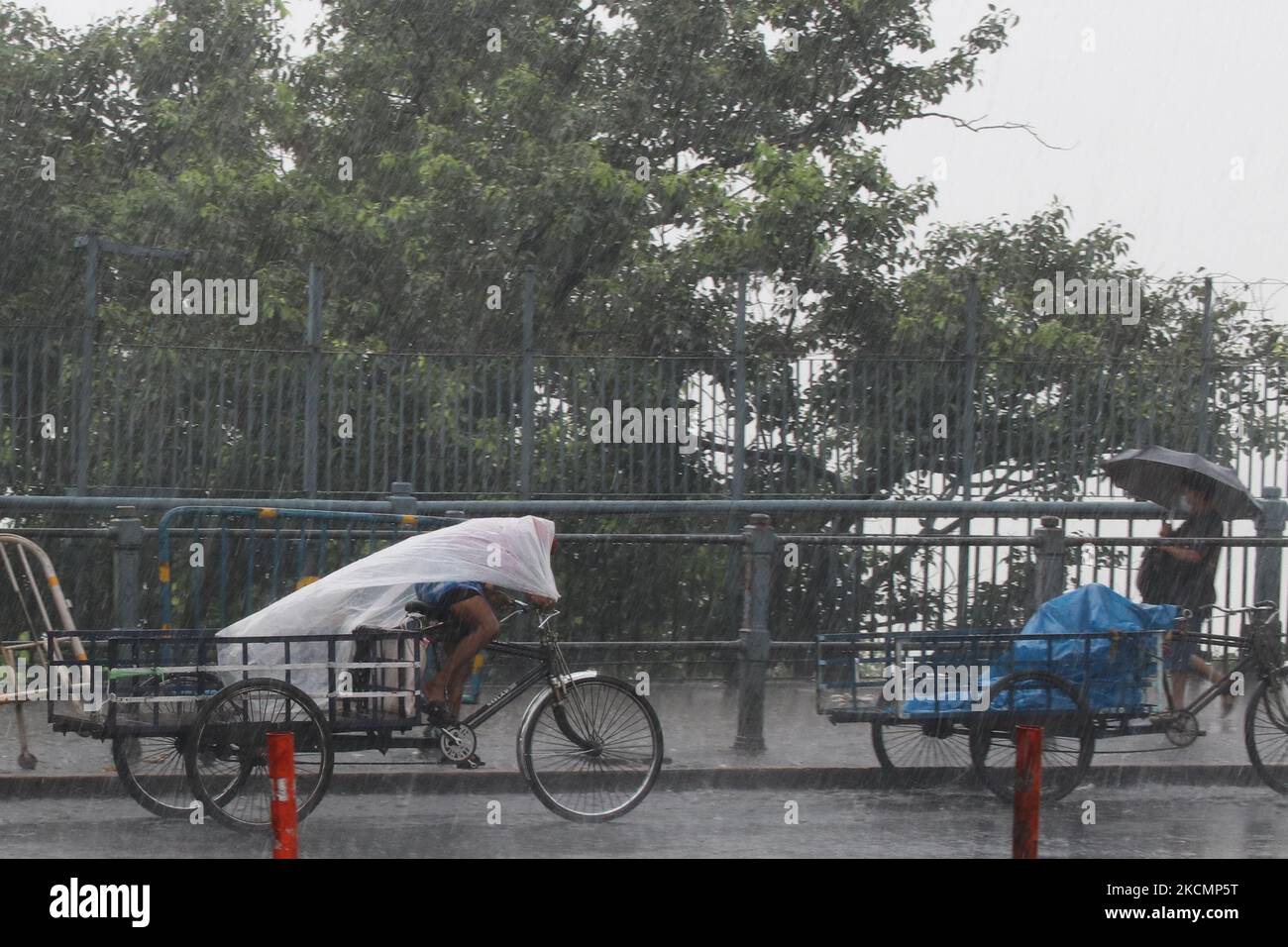 Labor cycle hi-res stock photography and images - Alamy