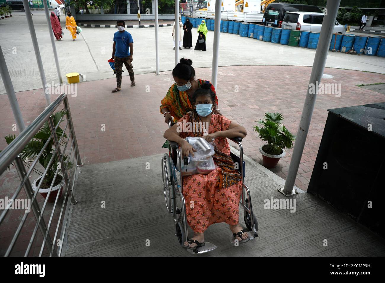 Pronali (51) get released from a covid-19 Specialized hospital in Dhaka ...