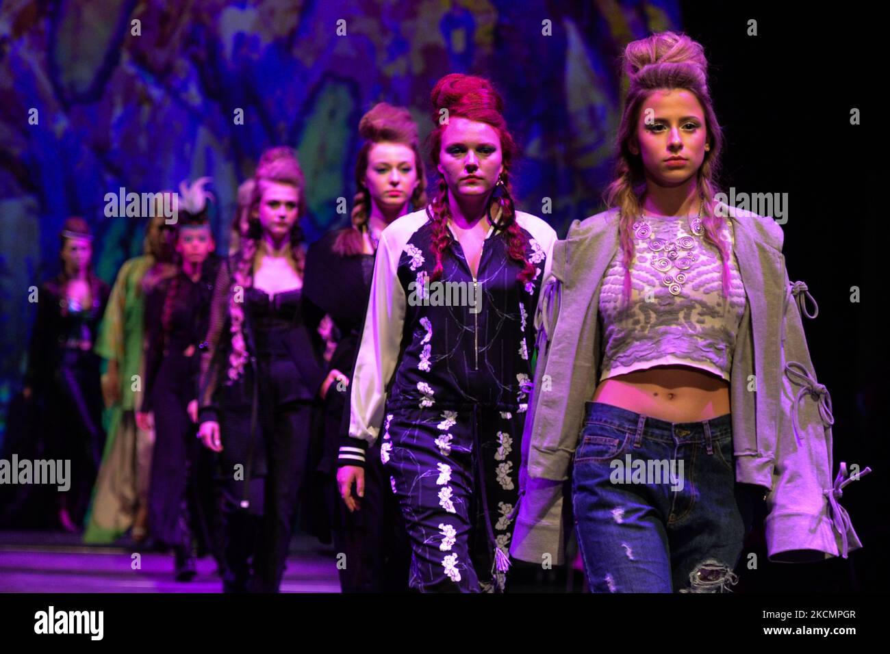 Fashion dessigner hi-res stock photography and images - Alamy