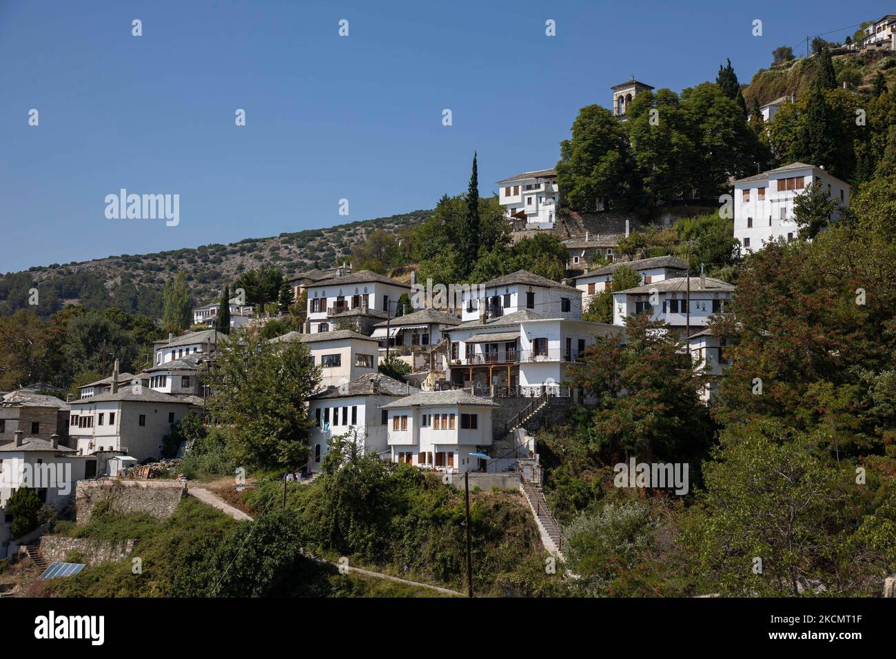 Panoramic view of Makrinitsa traditional Greek village on Pelion ...