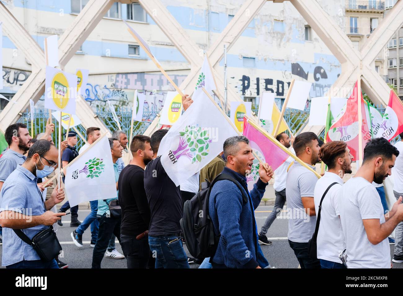 In the Parisian demonstration in support of the HDP, the demonstrators ...