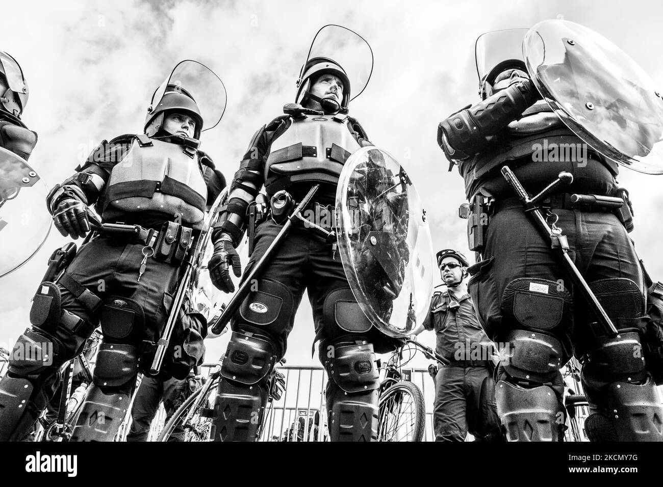 Riot gear Black and White Stock Photos & Images - Alamy