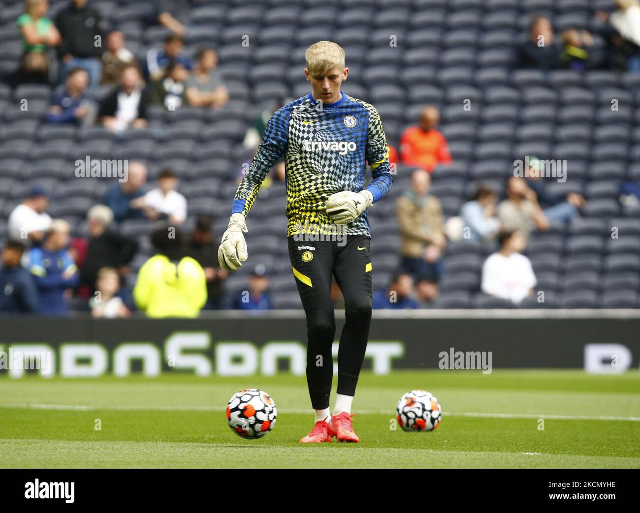 Chelsea's Lucas Bergstrom during the pre-match warm-up during Premier ...