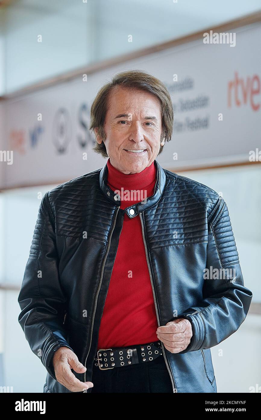 the Spanish singer Raphael attends Raphaelismo Photocall at the 69th ...