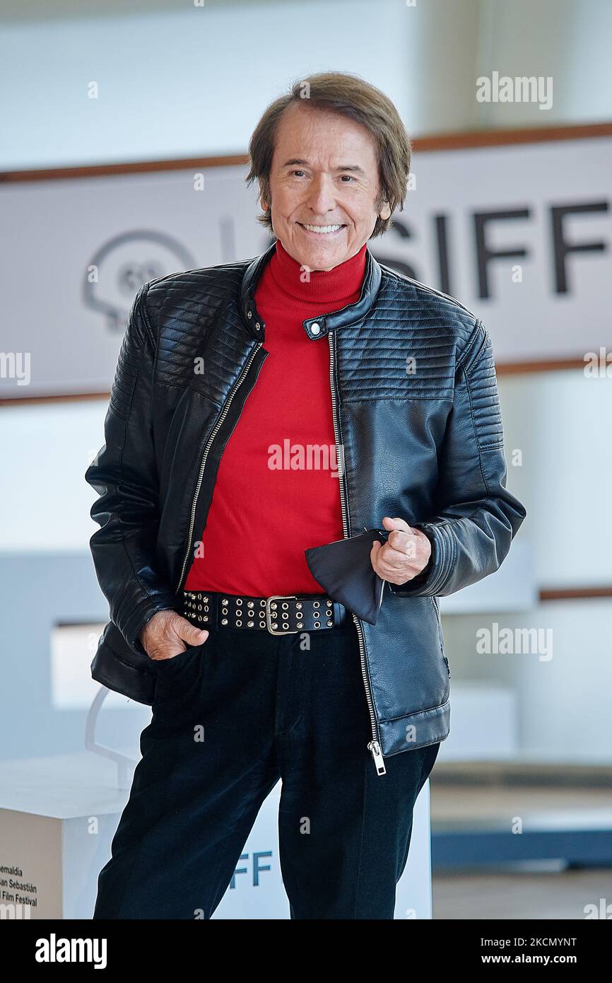 the Spanish singer Raphael attends Raphaelismo Photocall at the 69th ...