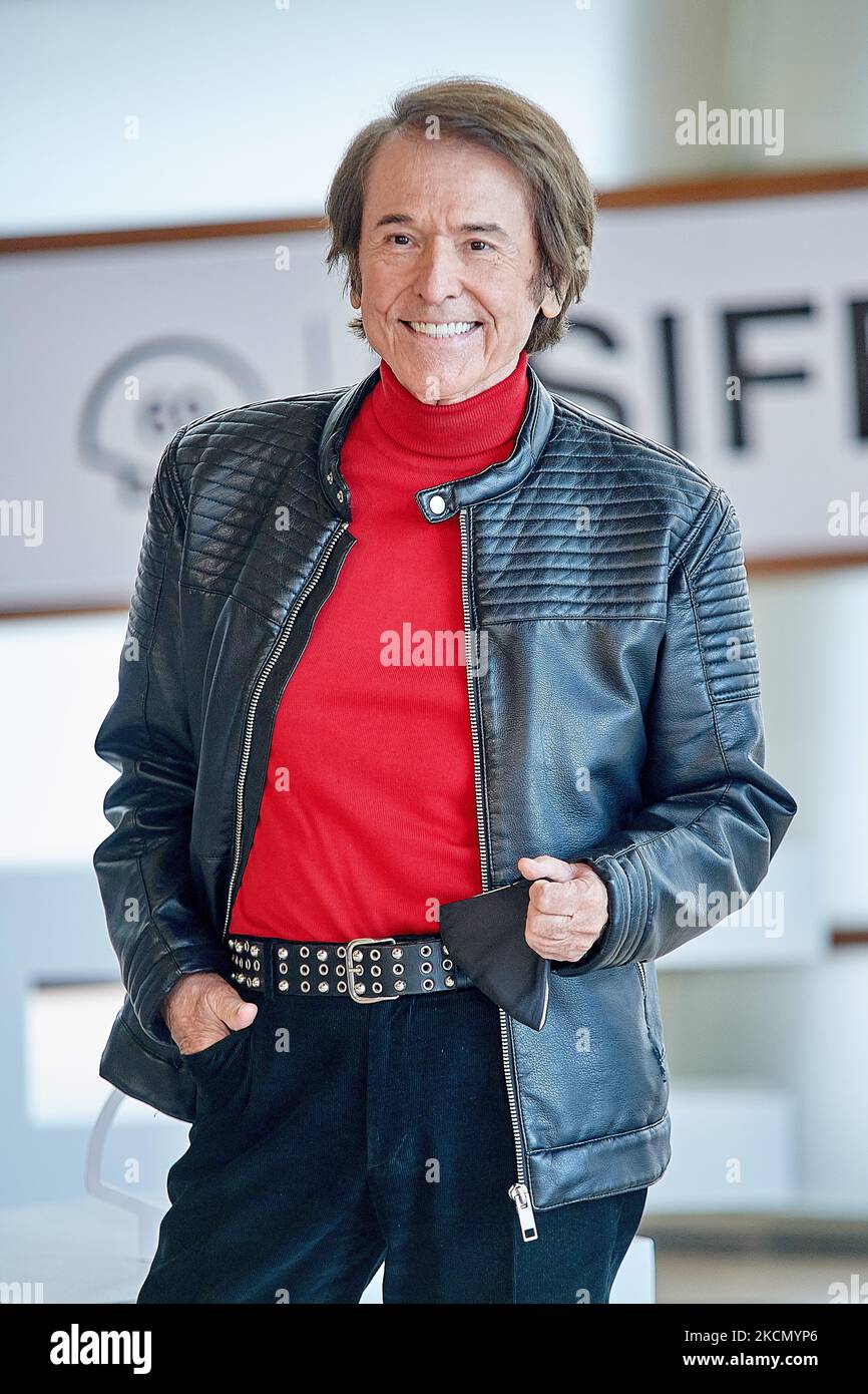 the Spanish singer Raphael attends Raphaelismo Photocall at the 69th ...