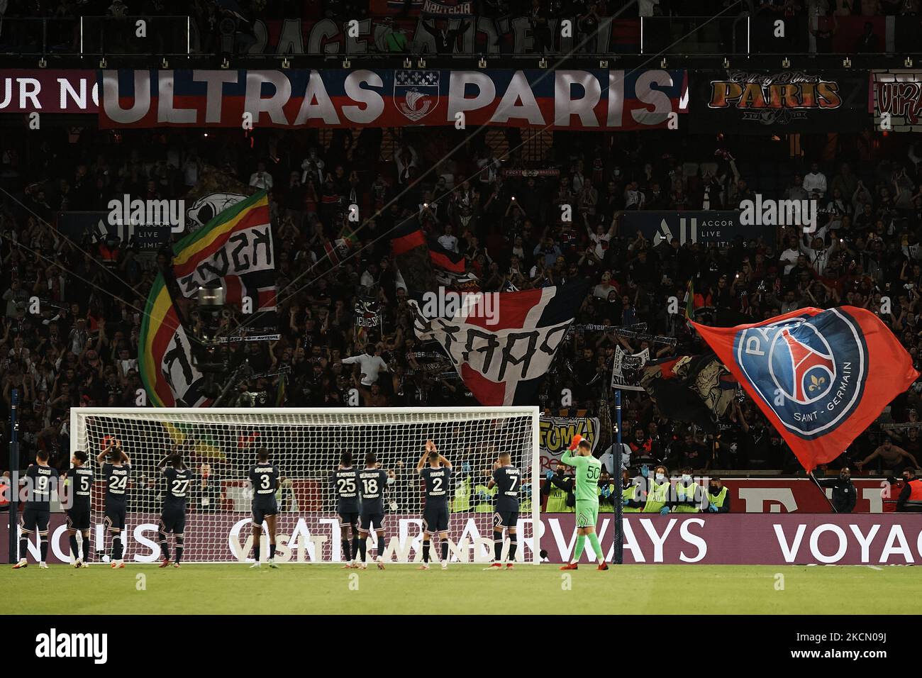 Psg celebrate 2021 hi-res stock photography and images - Alamy