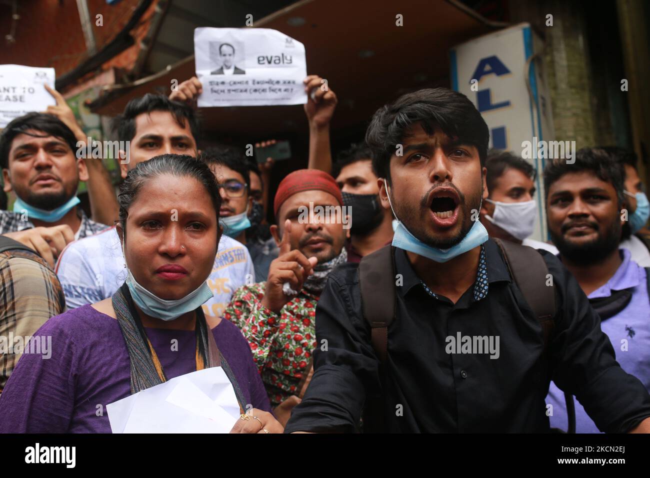 Merchants and customers demonstrate demanding the release of the e ...