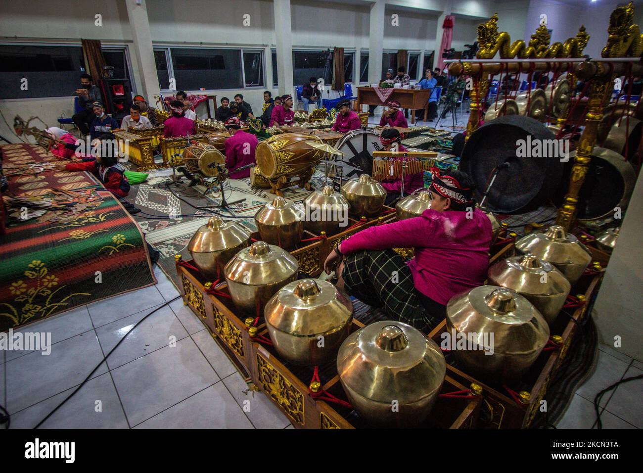Wayang kulit photos hi-res stock photography and images - Alamy