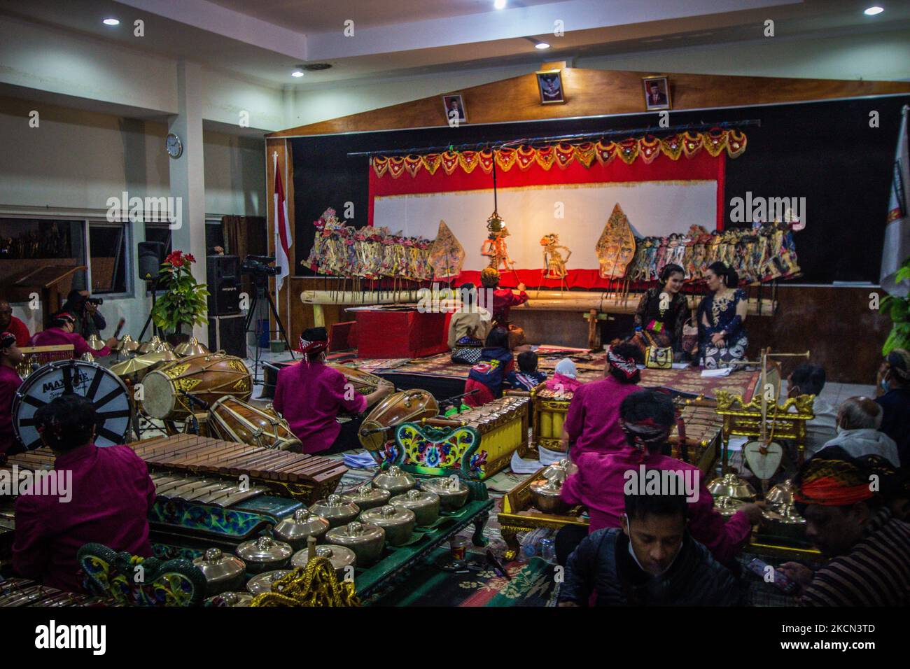 Wayang kulit photos hi-res stock photography and images - Alamy