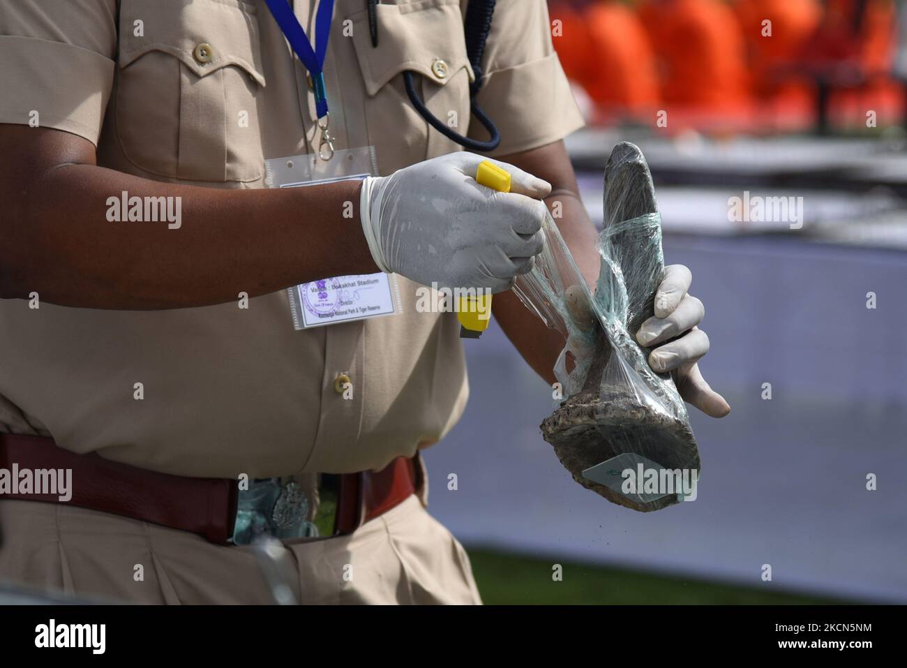 Burn mark on hand hi-res stock photography and images - Alamy