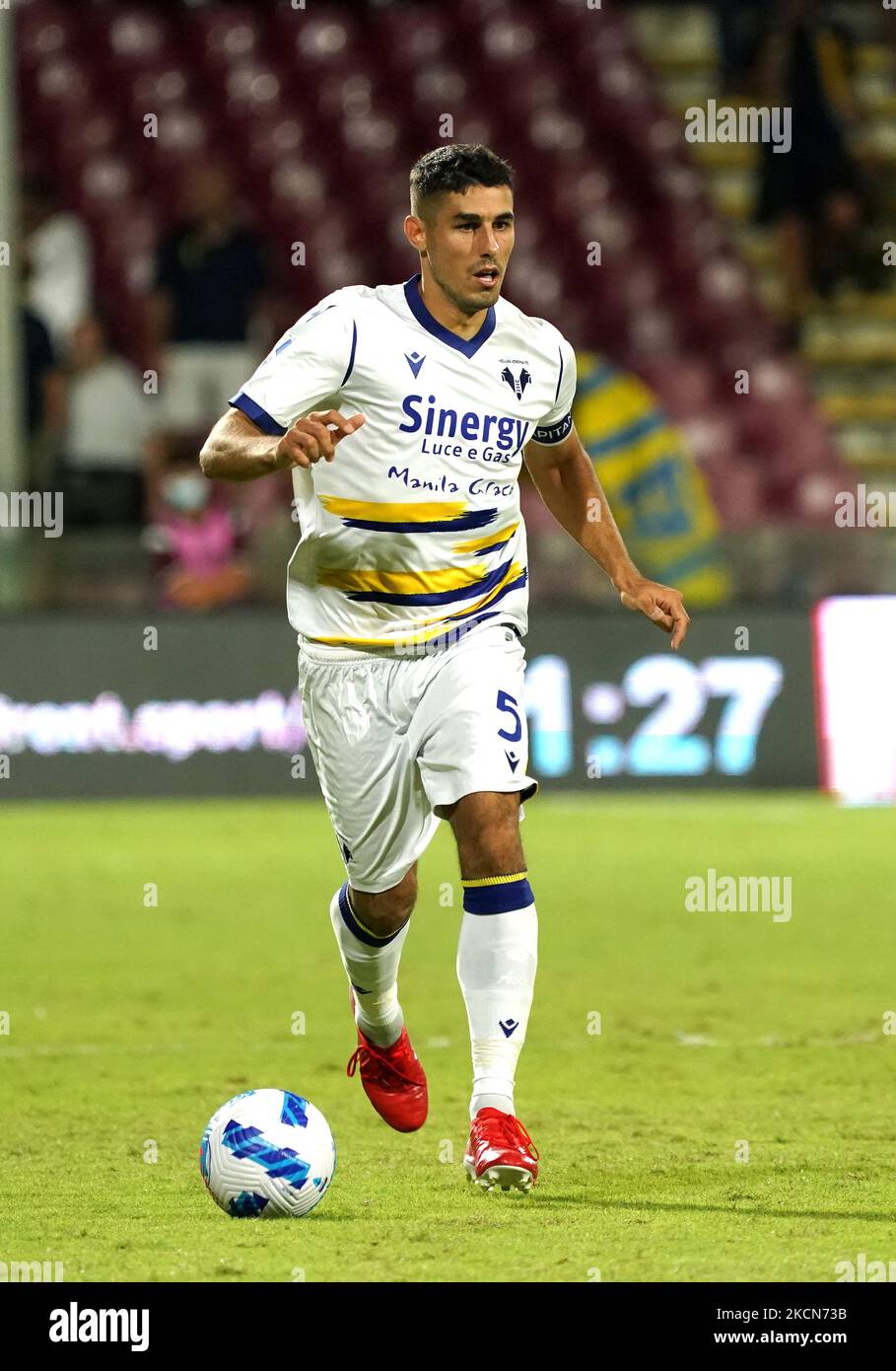 Davide Faraoni of Hellas Verona during the Serie A match between Us ...