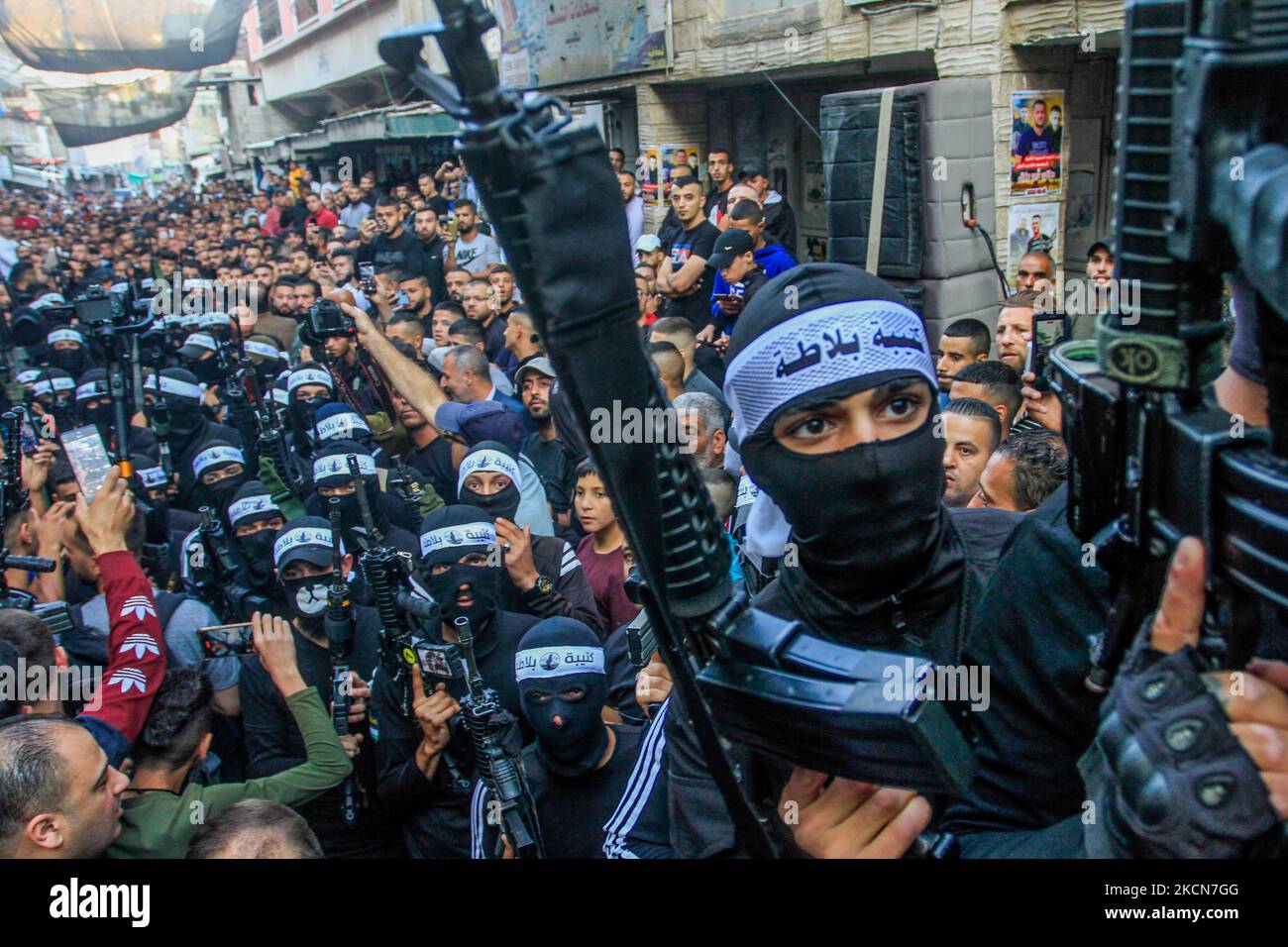 Nablus, Palestine. 04th Nov, 2022. Palestinian masked gunmen from the ...