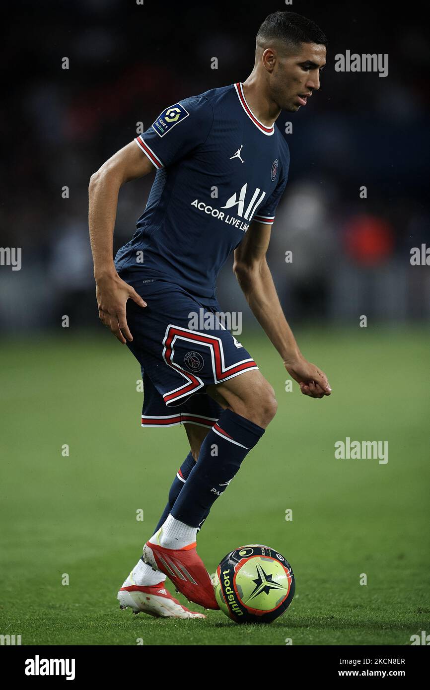 Achraf Hakimi of PSG controls the ball during the Ligue 1 Uber Eats ...