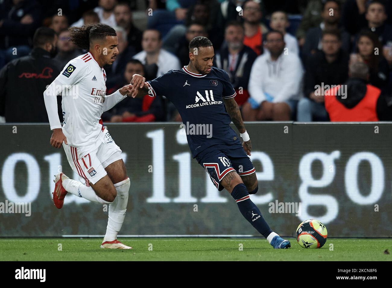 Neymar of PSG shooting to goal during the Ligue 1 Uber Eats match ...
