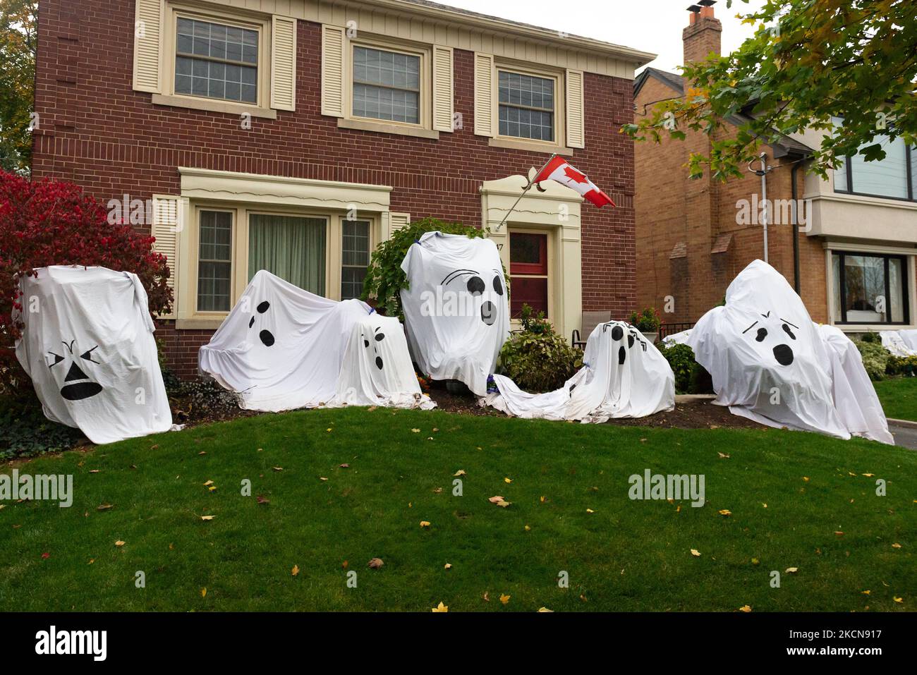 Evening view of a beautiful Halloween decorated house in Toronto ...