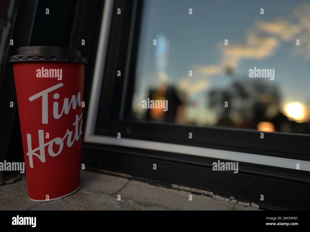 Tim horton logo hi-res stock photography and images - Alamy
