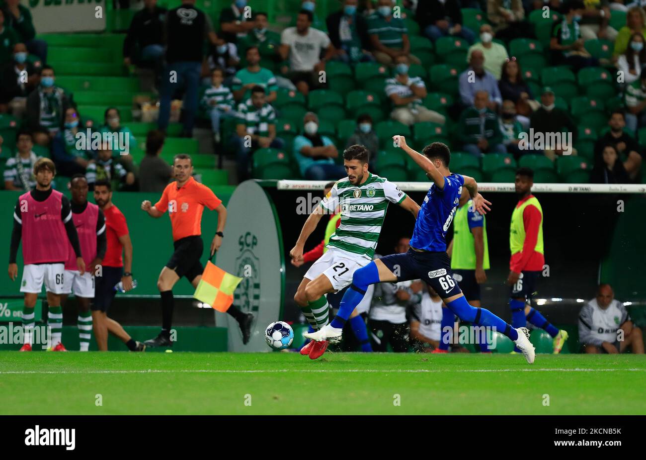 Paulinho of Sporting CP in action during the Liga Portugal Bwin match ...
