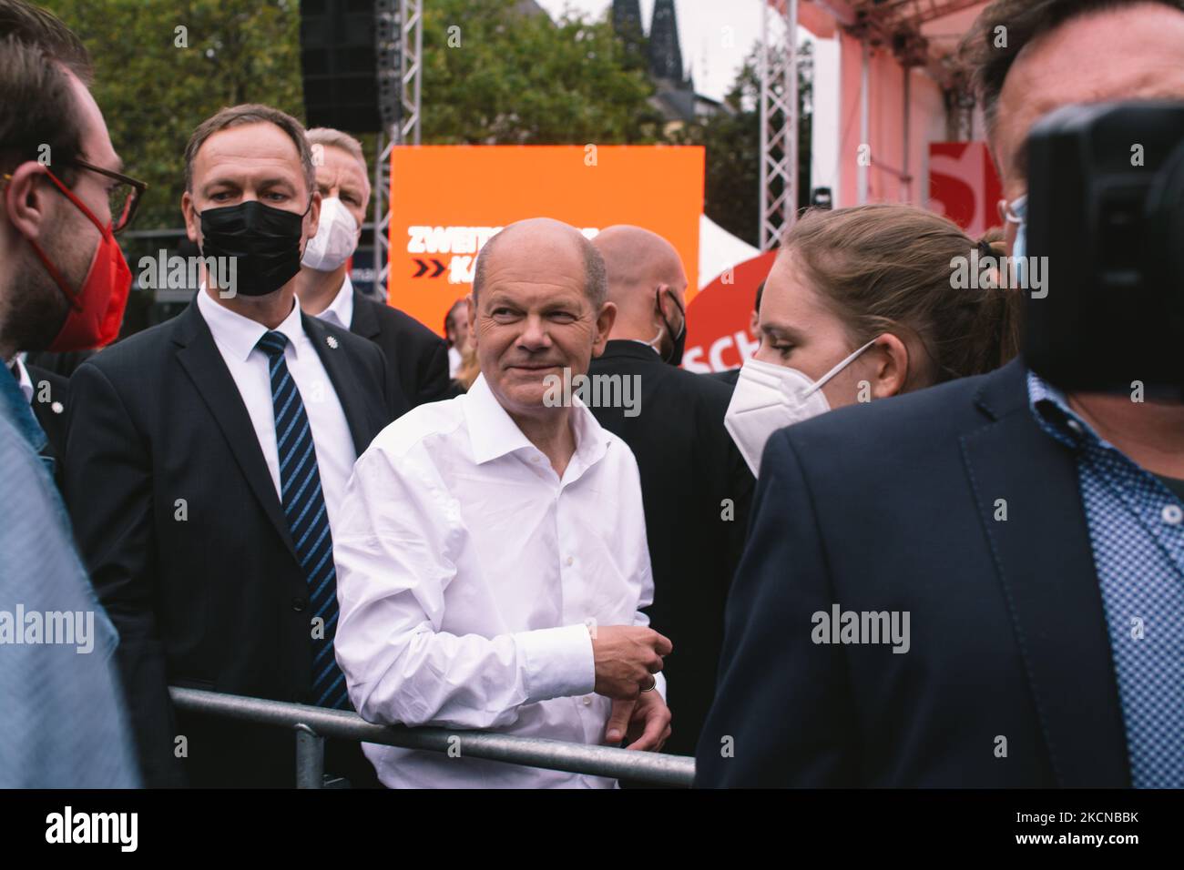 supporters line up for selfie with Social Democratic party candidate ...