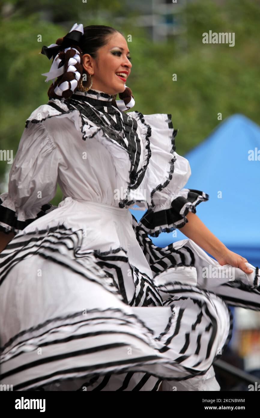 Traditional dress canada south america hi-res stock photography and ...