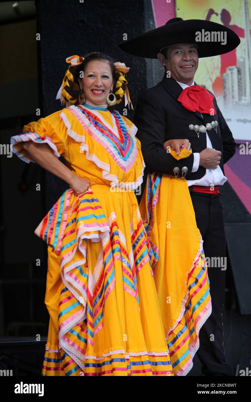 Traditional dress canada south america hi-res stock photography and ...