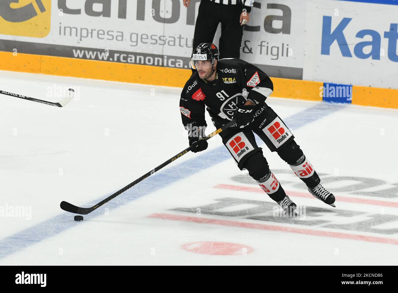 JULIAN WALKER Lugano Hockey HC Lugano Vs. SC Berna National League ...